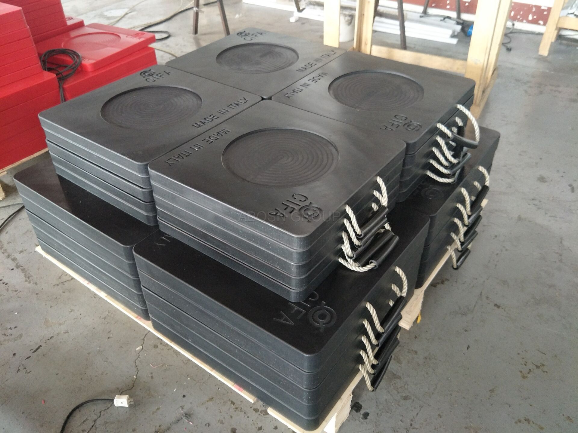 Hot Sale UHMWPE Crane Floats Outrigger Pads for Boom Truck Factory China